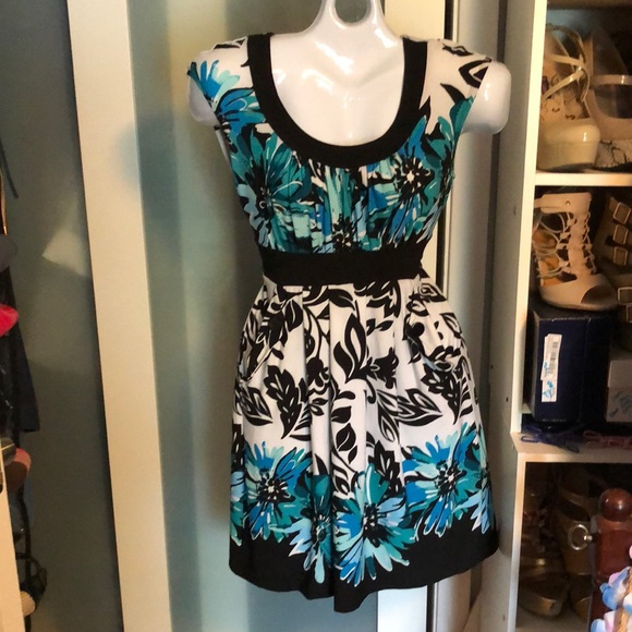 Sweet Storm | Dresses | Bogo Black And White Dress With Bright Floral ...